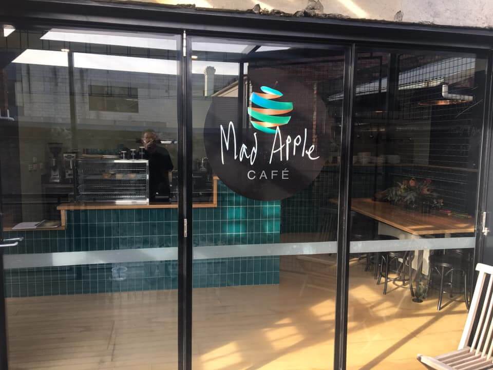 MAD APPLE CAFÉ